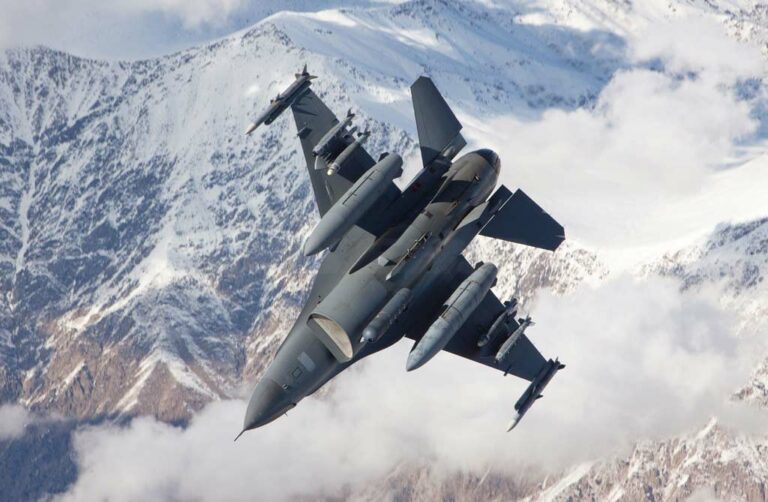 Identifying the best fighter jet - War Wings Daily