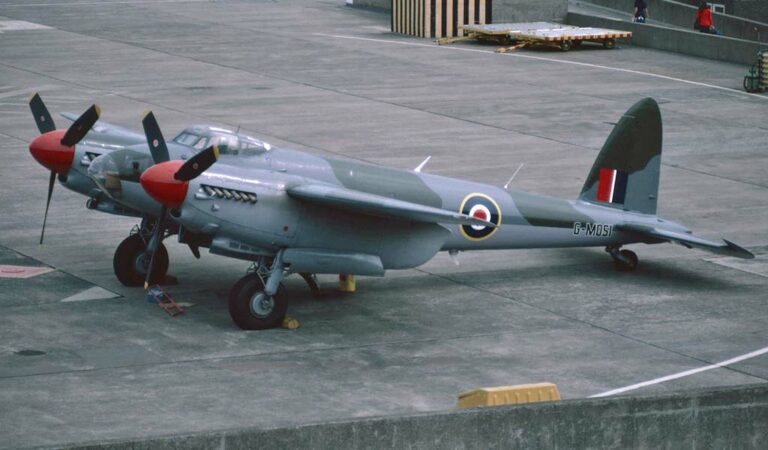 De Havilland Mosquito - War Wings Daily