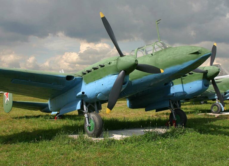 Petlyakov Pe-2 - War Wings Daily