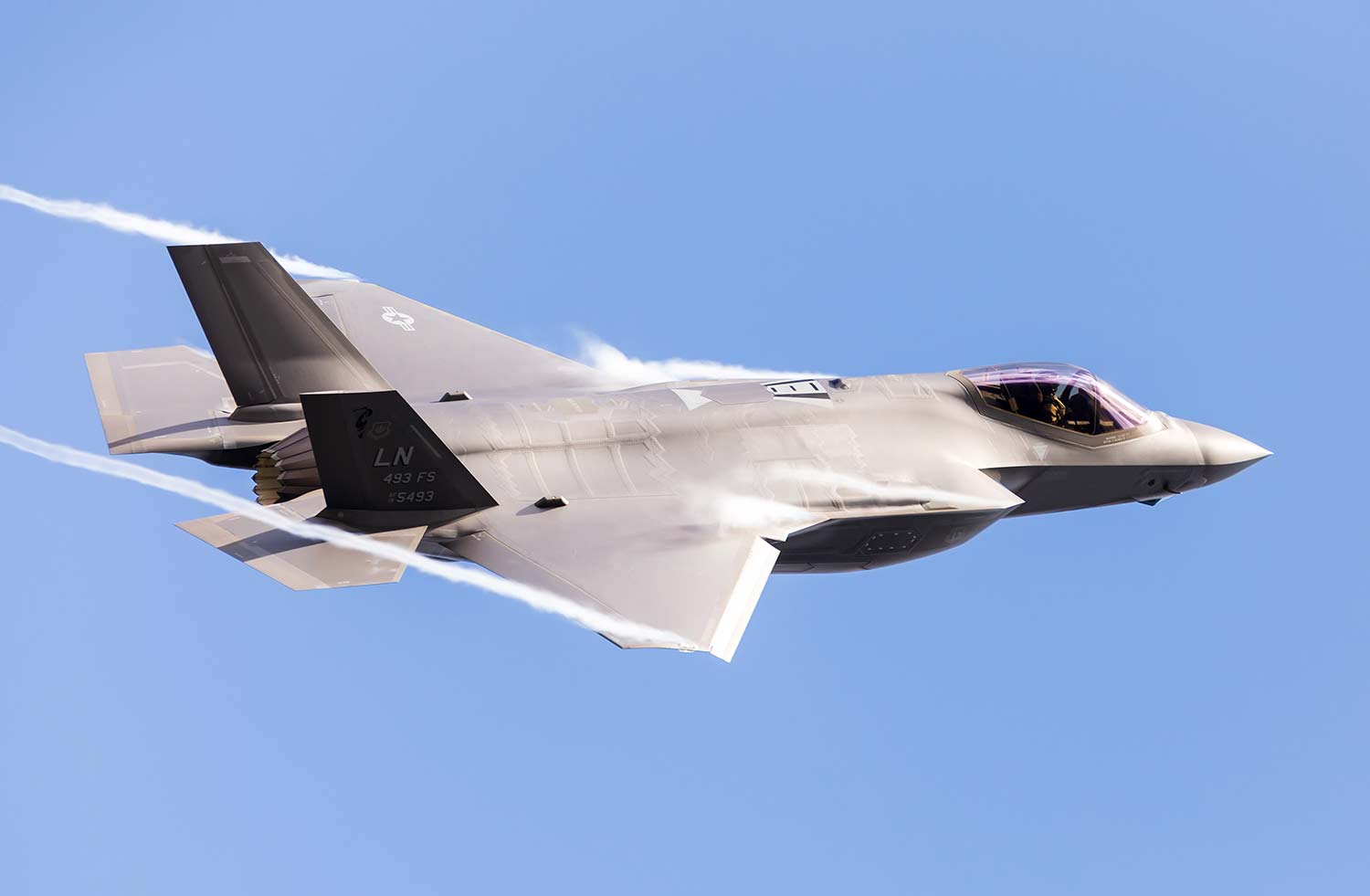 What is the top speed of the F-35?