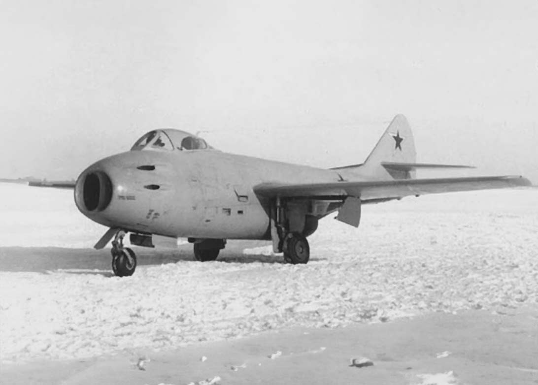 Mikoyan-Gurevich MiG-9 - War Wings Daily