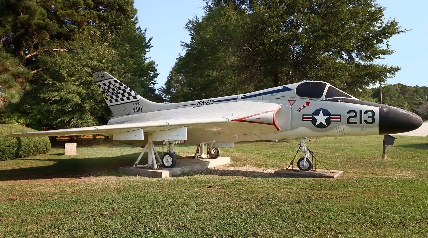 Douglas F4D / F-6 Skyray - War Wings Daily