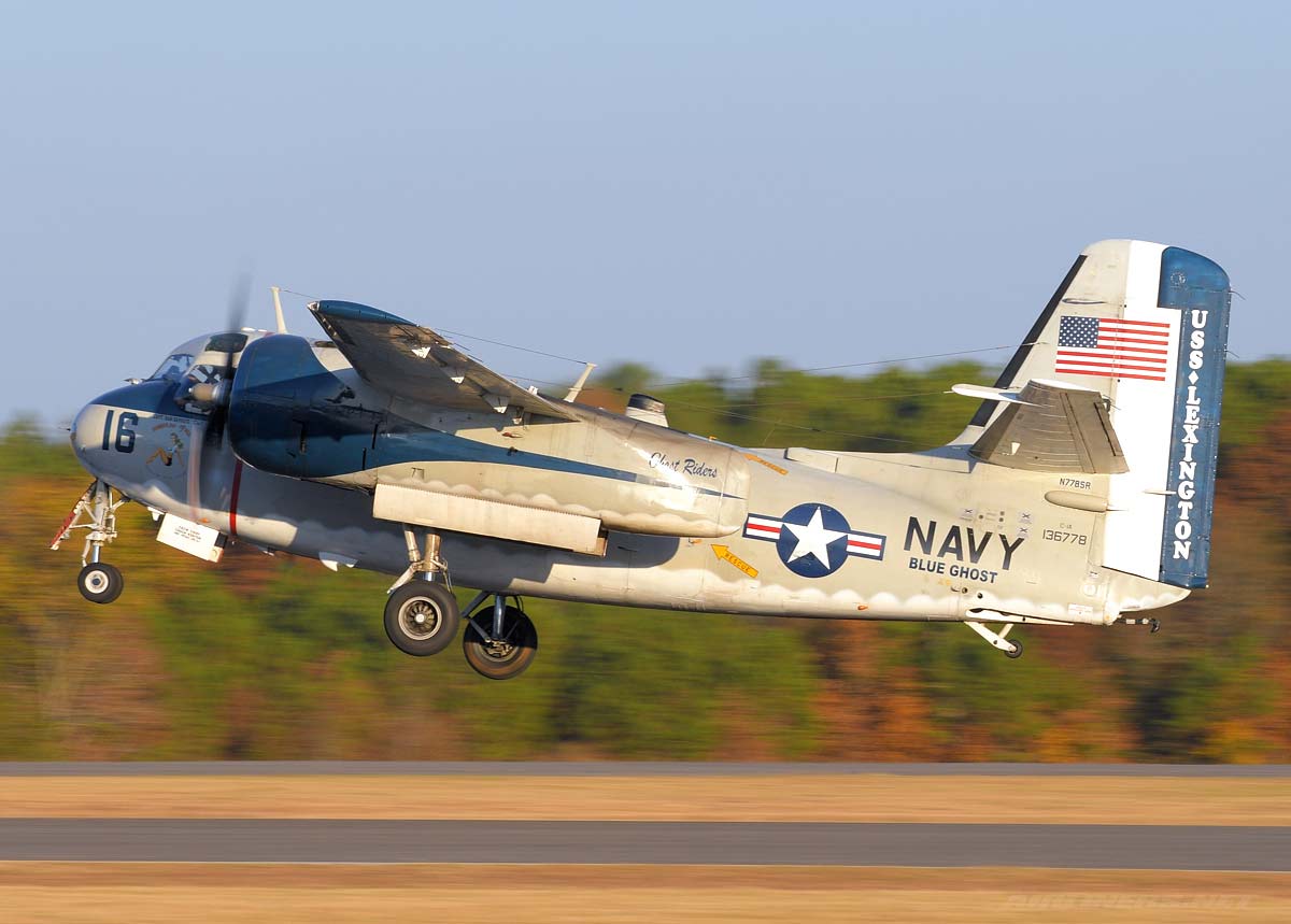 Grumman C-1A Trader - War Wings Daily