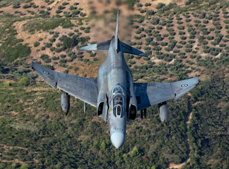 Fighter aircraft operating costs per flight hour