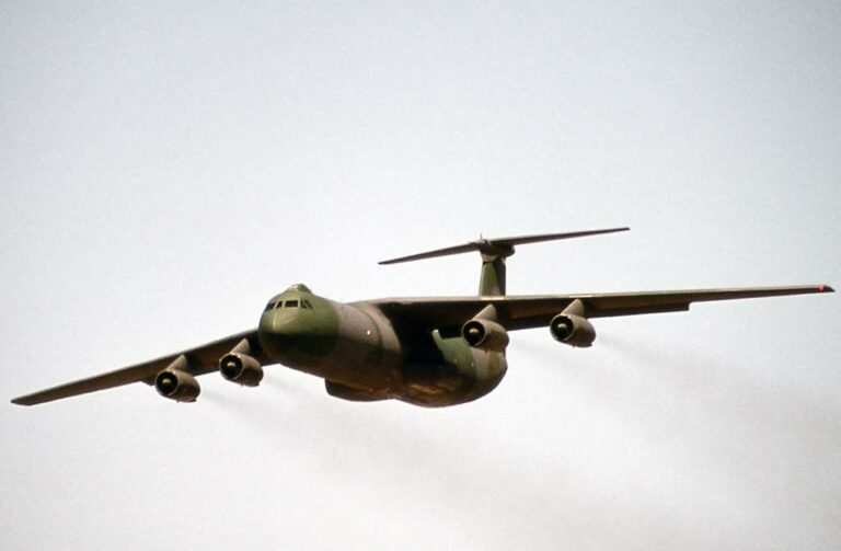 Lockheed C-141 Starlifter - War Wings Daily