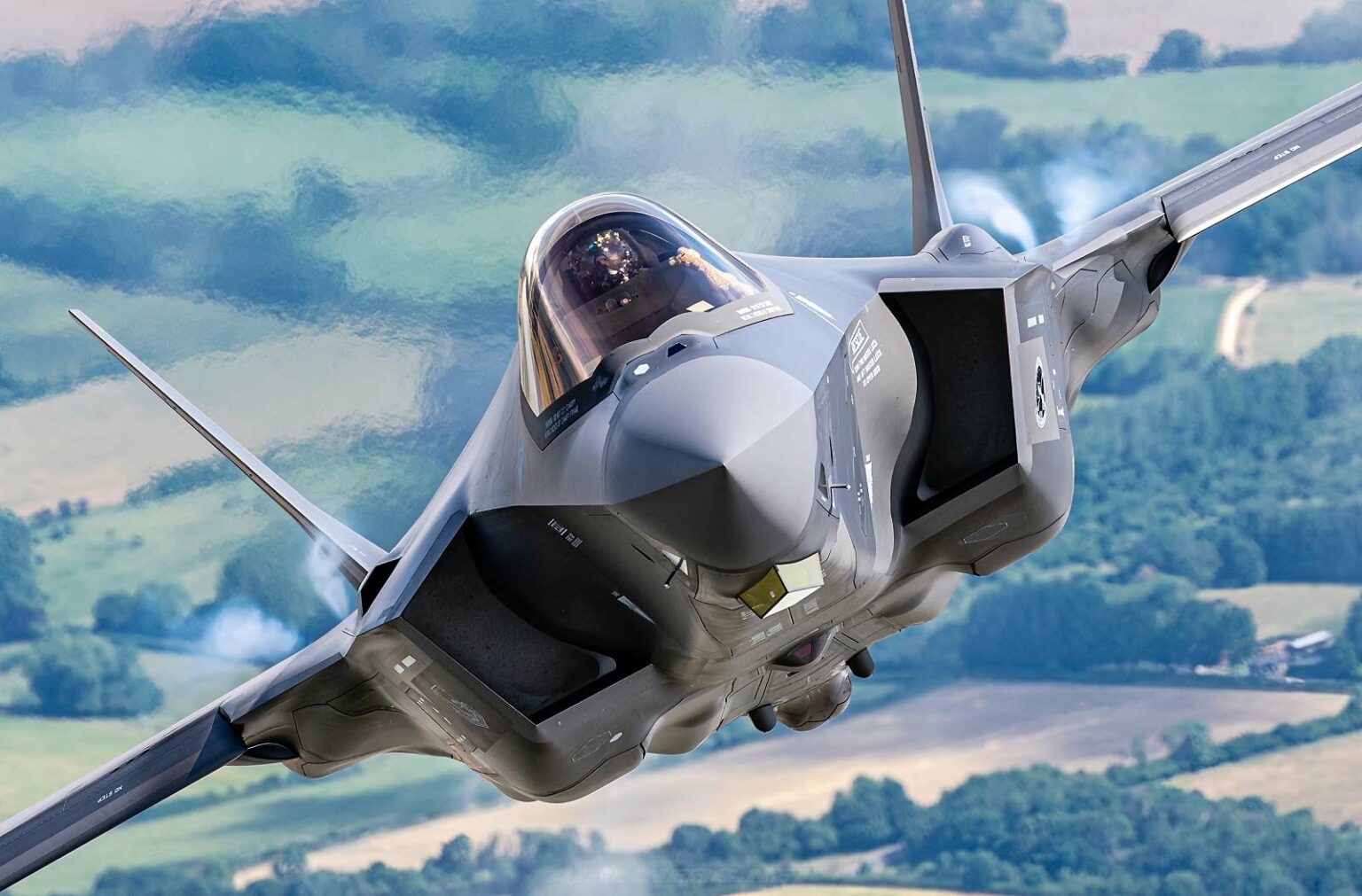 What is the top speed of the F-35?