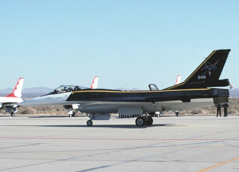 General Dynamics F-16XL - War Wings Daily