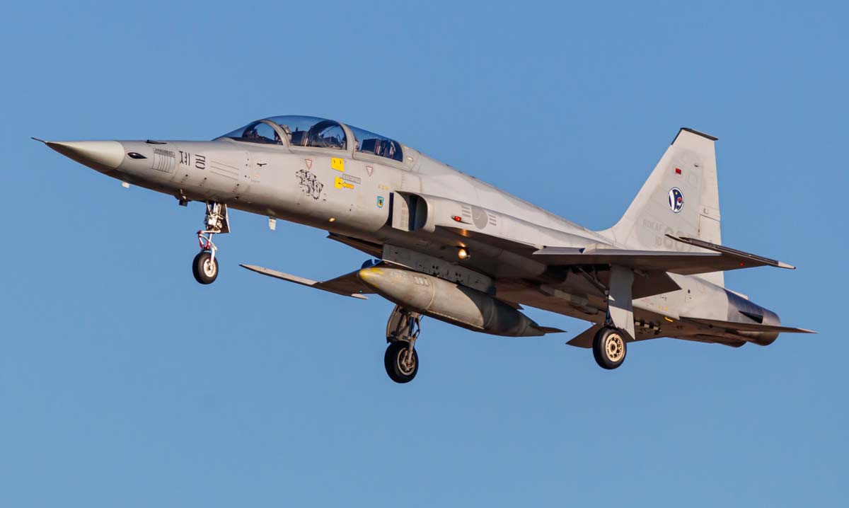How does fighter jet propulsion work?