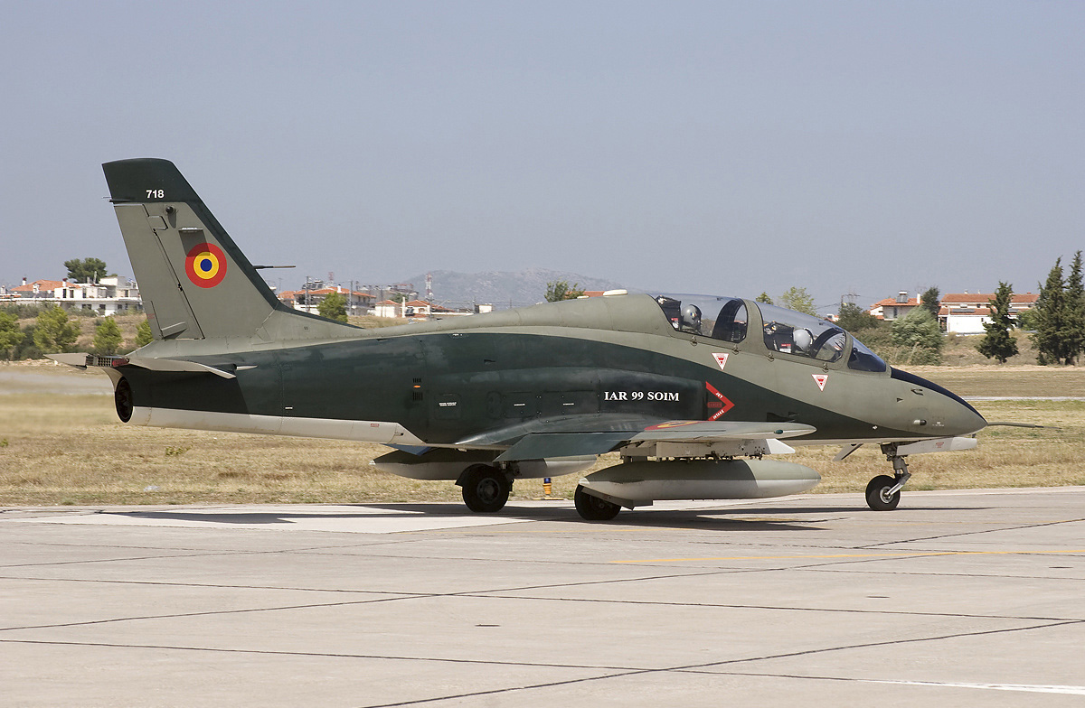 Avioane IAR 99 Șoim (Hawk) - War Wings Daily