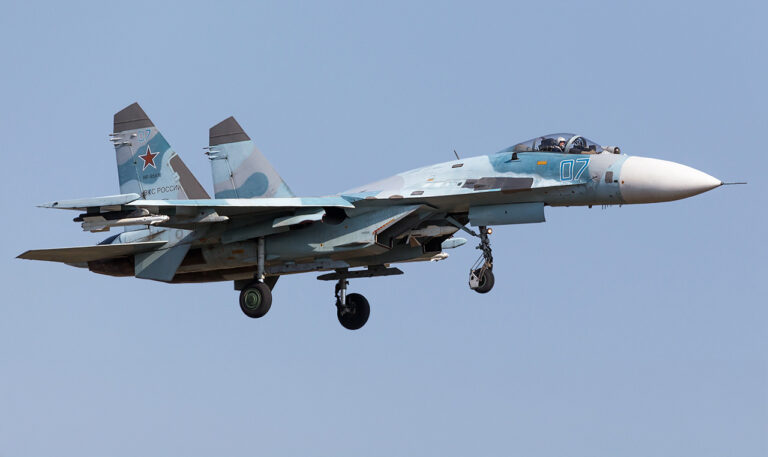 Sukhoi Su-27 (Flanker) - War Wings Daily