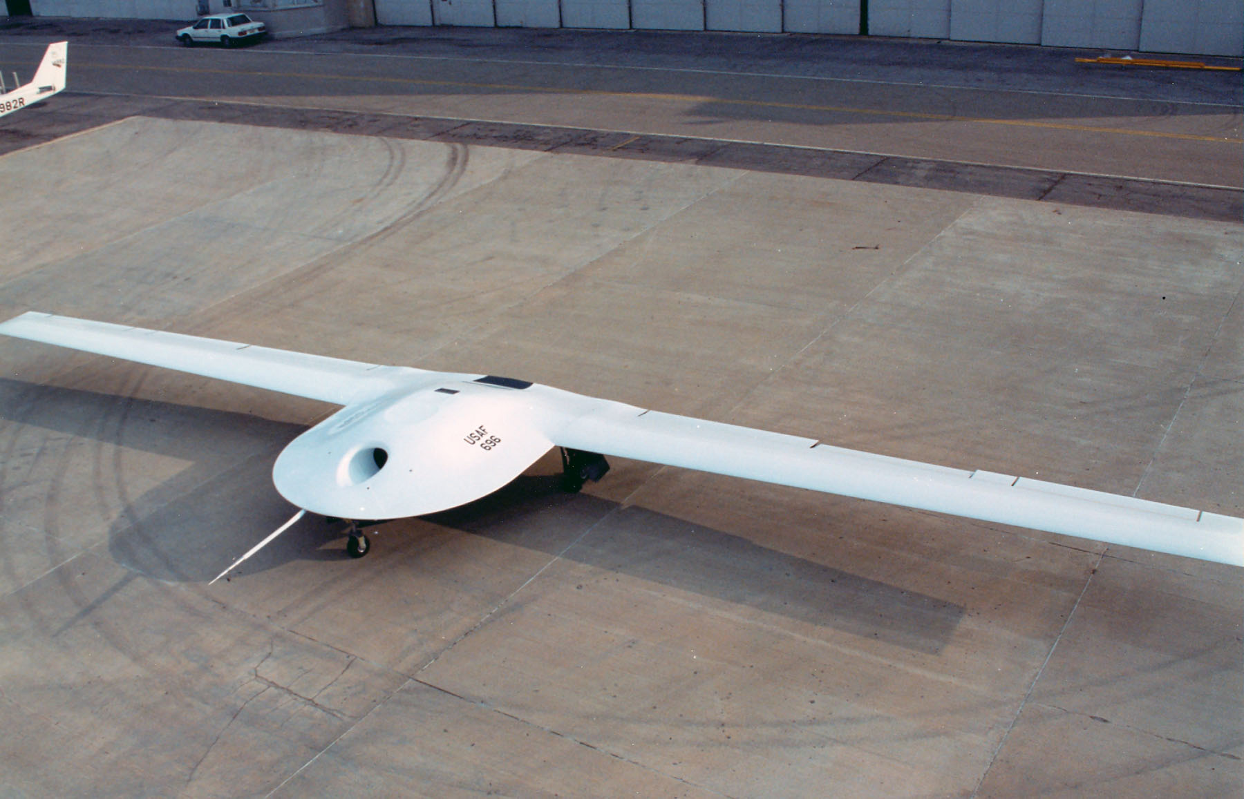 Lockheed / Boeing RQ-3 DarkStar - War Wings Daily