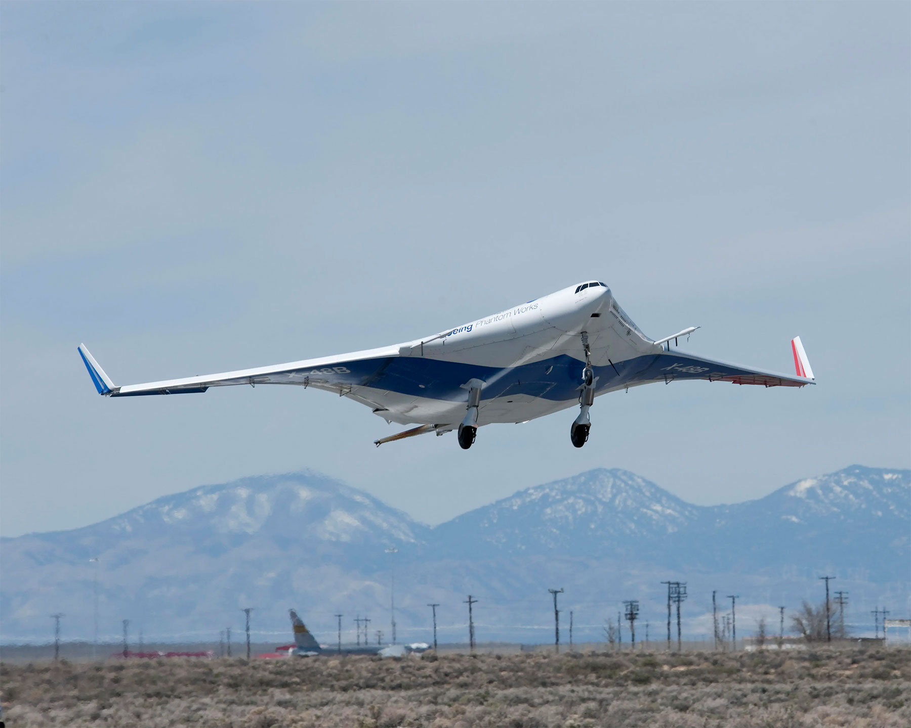 Boeing X-48 - War Wings Daily