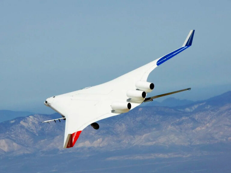 Boeing X-48 - War Wings Daily