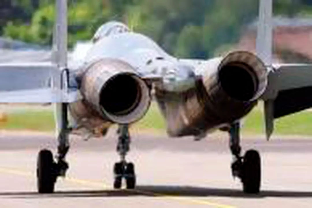 How the 3D thrust vectoring system works on the Su-30SM and Su-35