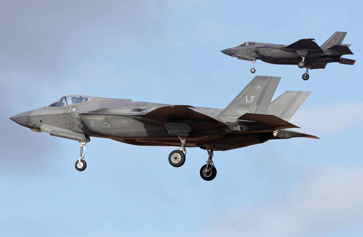 The differences between 4th and 5th generation fighter jets