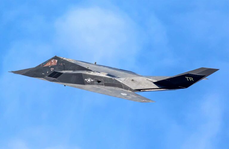 The F-117 Nighthawk: the stealth aircraft that remained invisible for ...