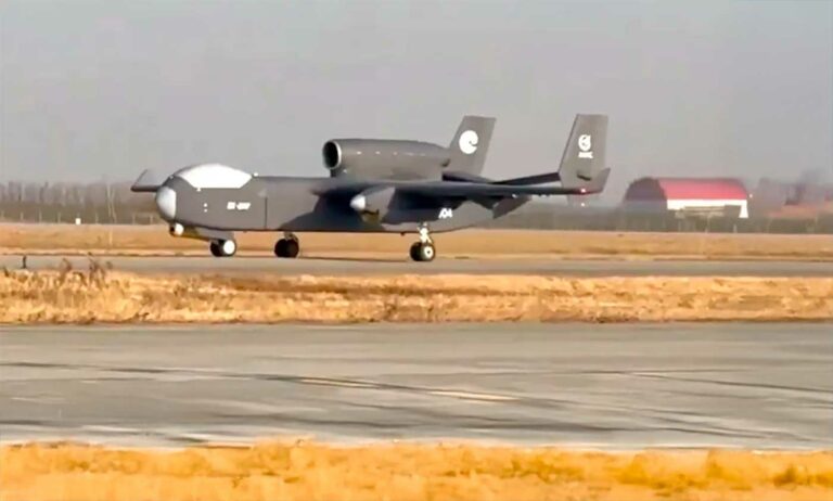 China tests Jiutian: the Chinese drone that releases swarms in mid-air